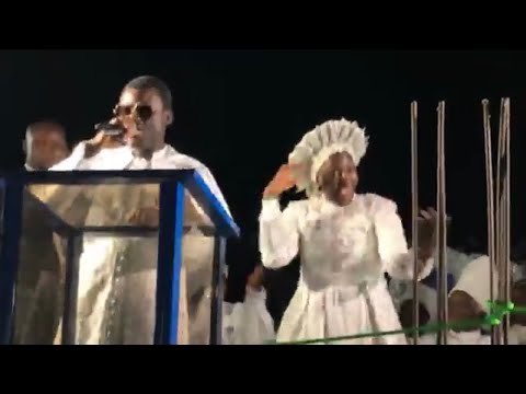 MAMA ESTHER AJAYI CATCHING GROOVE AS PROPHET KASALI EULOGIZED HER WHILE ...