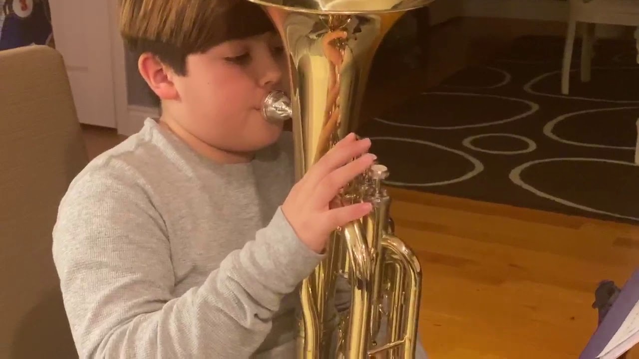 Hot cross buns on the baritone horn/euphonium - YouTube