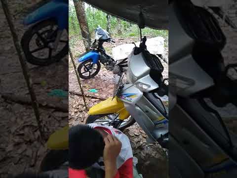Terciduk mesum dikebun karet