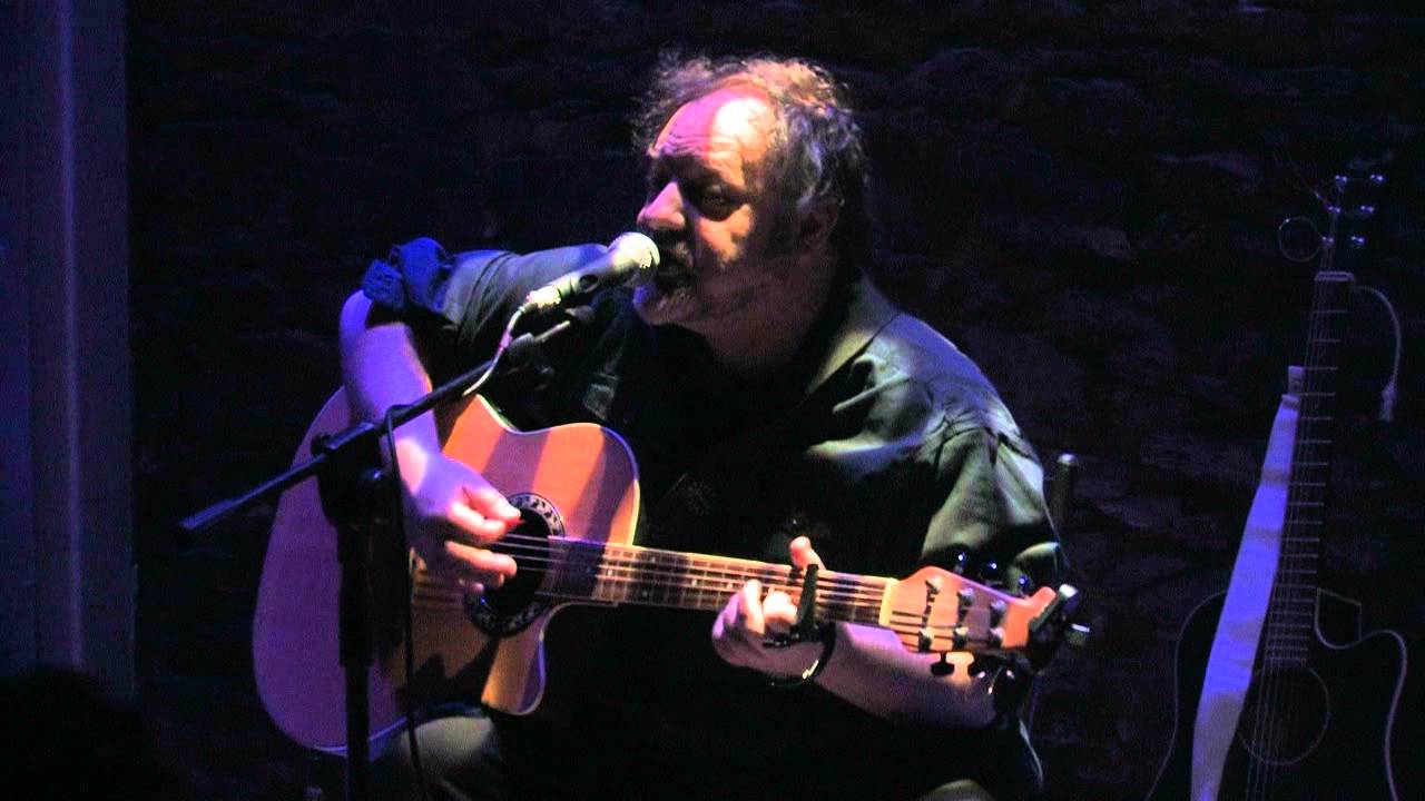 PAUL ROLAND p.9 Live at ΜΑΥΡΗ ΤΡΥΠΑ by kazandb 2012 - YouTube