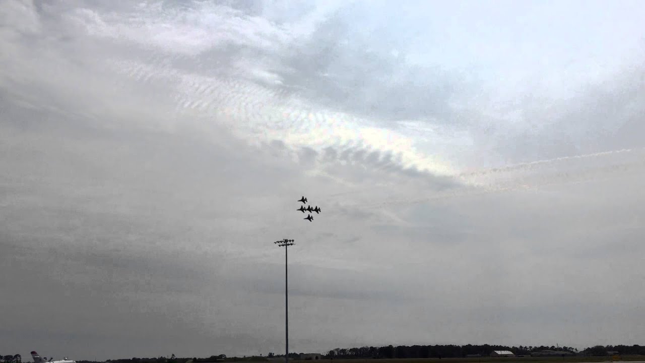 stinger formation - YouTube