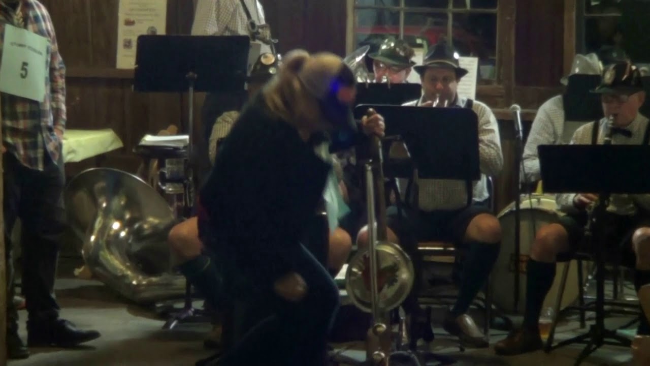 Ginger dances with the Stumpf Fiddle - YouTube