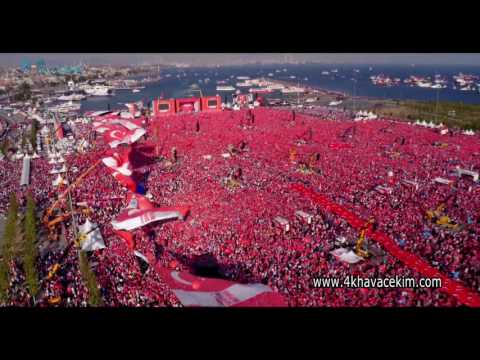 Demokrasi mitingi. Yeni kapı. 4K kalitesiyle. Havadan çekim