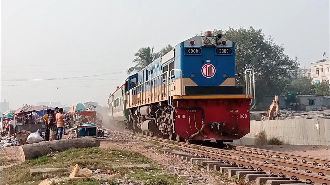 Mohanagar Express Speedy Passing Tongi.||Bangladesh Railway ||Mohanagar ...
