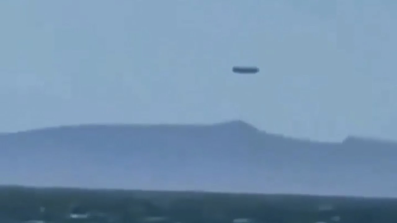 Rectangular Shaped UFO Above The Ocean Stuns Eye Witnesses | It Looks ...