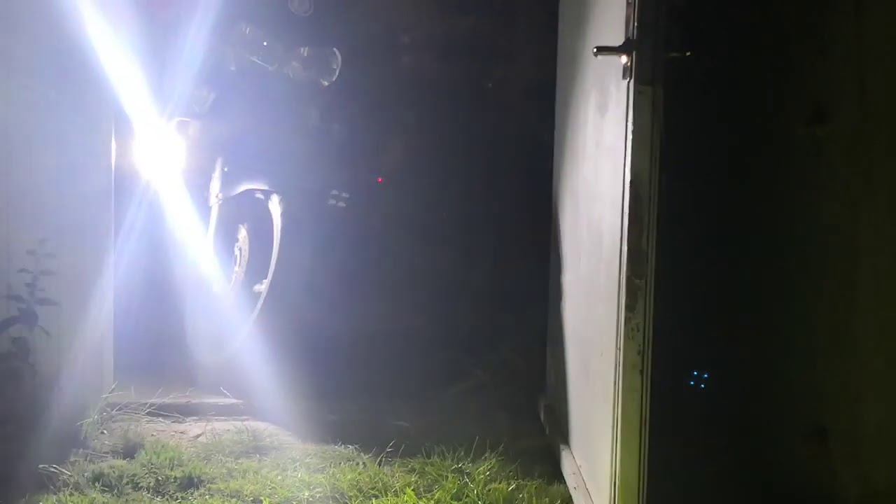 Honda Varadero XL1000 Gold Runway DRL with Stop-Alert Wave Wagger - YouTube