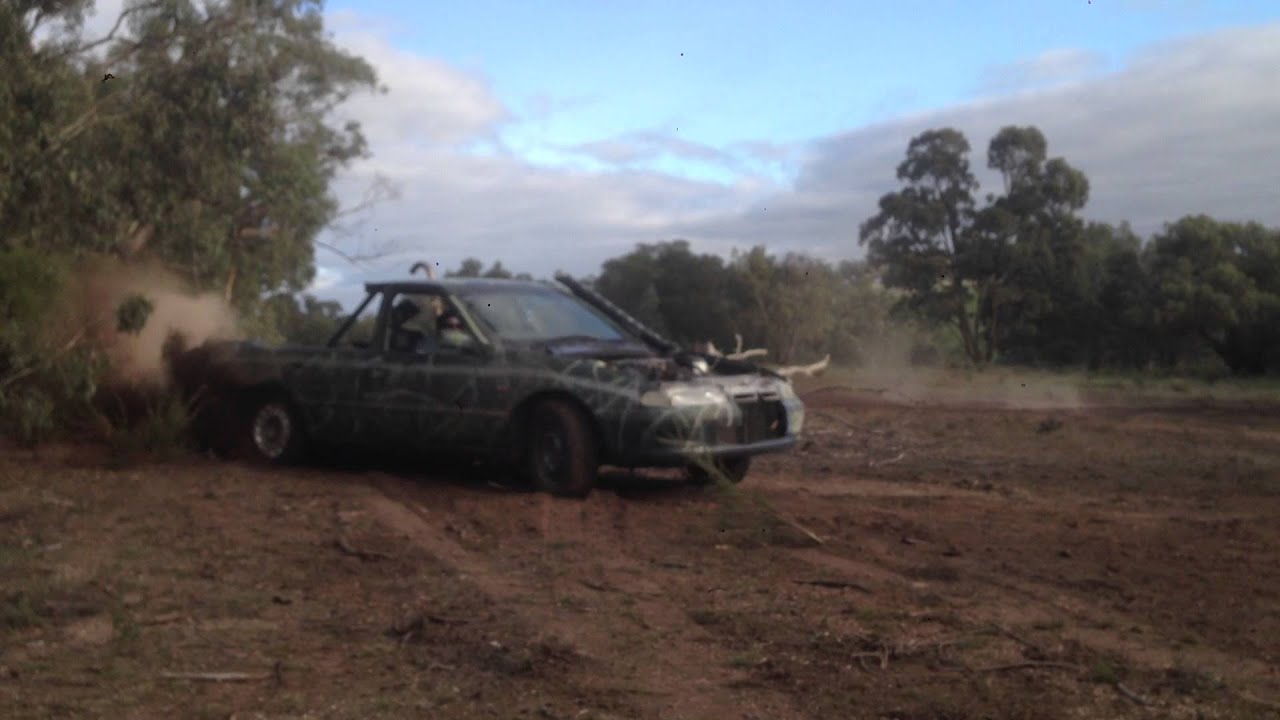 VS PADDOCK BOMB DRIFT COMMODORE - YouTube