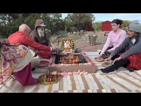 Daily Fire Ceremony at the Haidakhandi Universal Ashram - YouTube