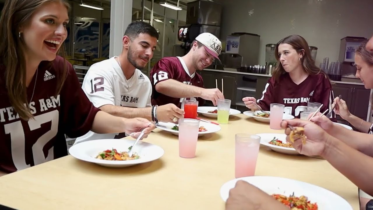 Aggie Dining at Texas A&M - YouTube