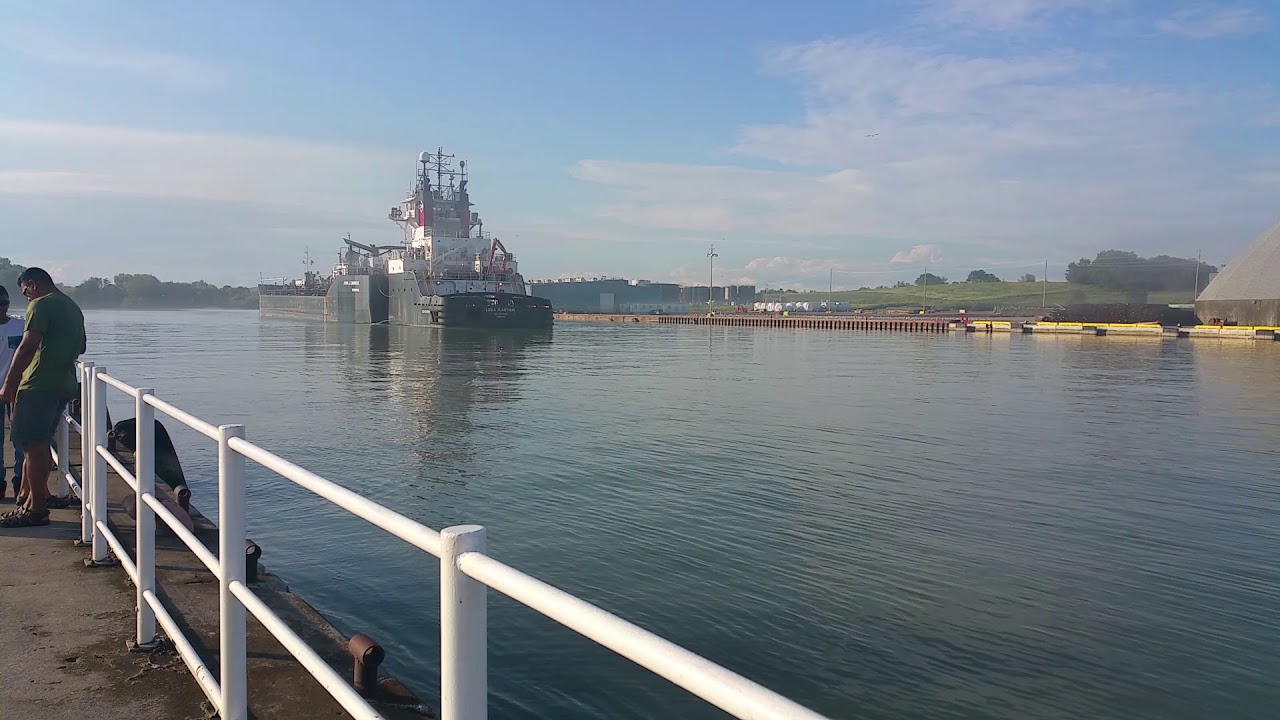 Ship @ Oshawa port(3) - YouTube