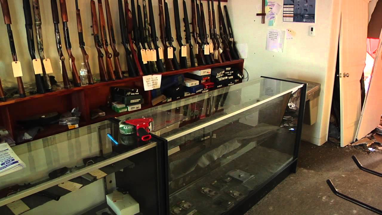 Three men drive SUV into Pueblo West gun shop, steal 12 handguns - YouTube