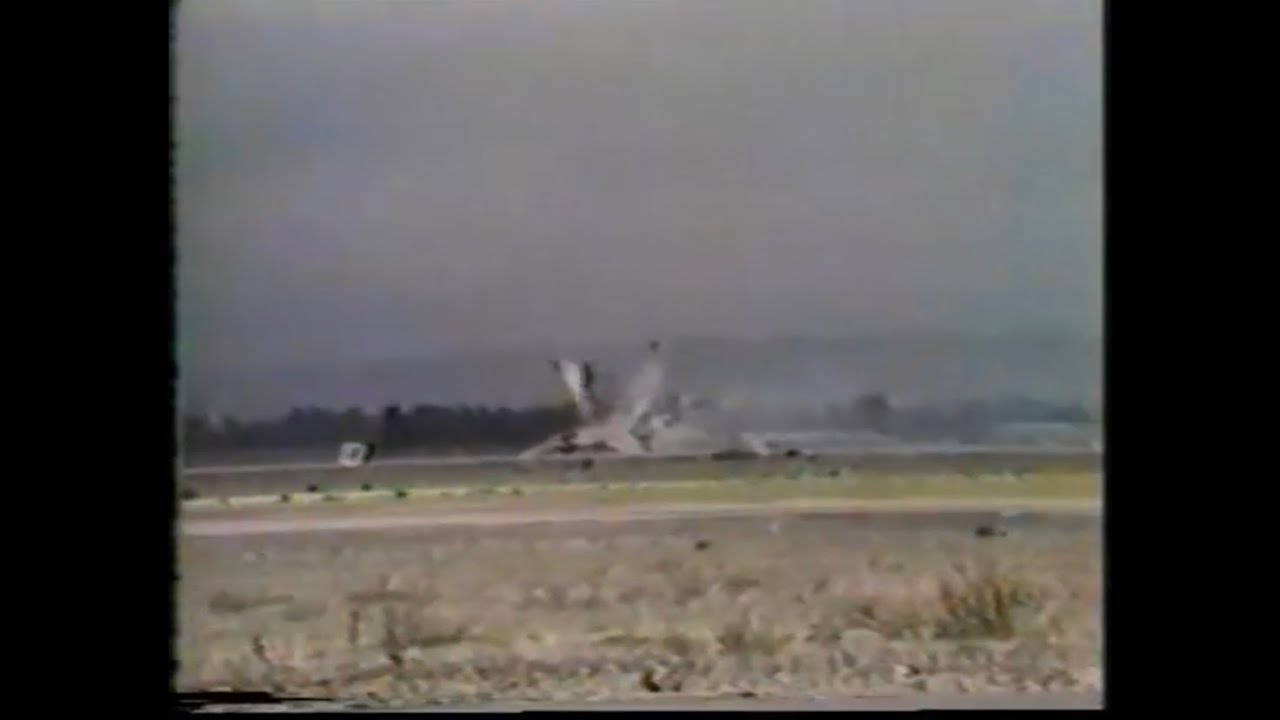 F/A-18 Crash - YouTube