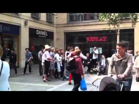Aria Alba Opera for All - Flash mob - Marriage of Figaro - YouTube