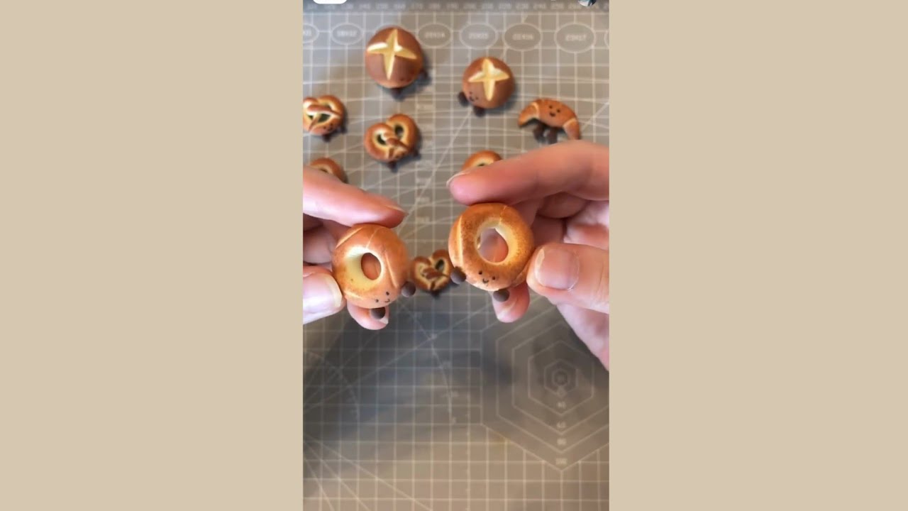 These Clay Pretzels Look FRESH From the Oven! 😱 (5-Minute Bakery Hack)🥨 ...
