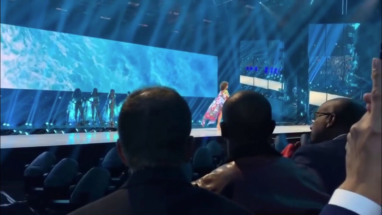 miss universo 2019 swimming competition - YouTube