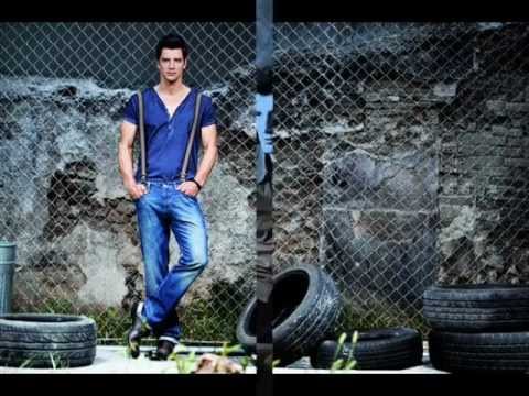 Σακης Ρουβας - πρωτη νυχτα - YouTube
