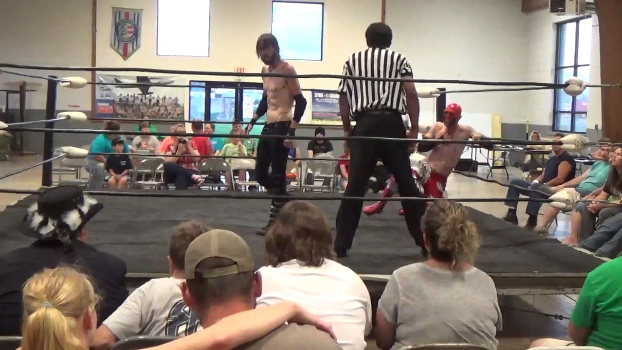 Curtis Cash vs Mutant Garvin - YouTube