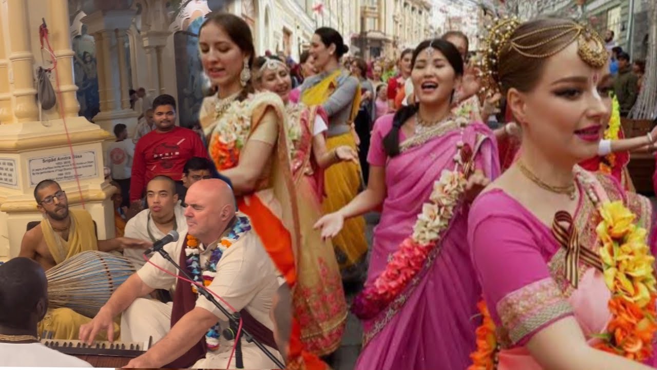 Hare Krishna Iskcon Kirtan | iskcon foreigners kritan vrindavan 😍 - YouTube