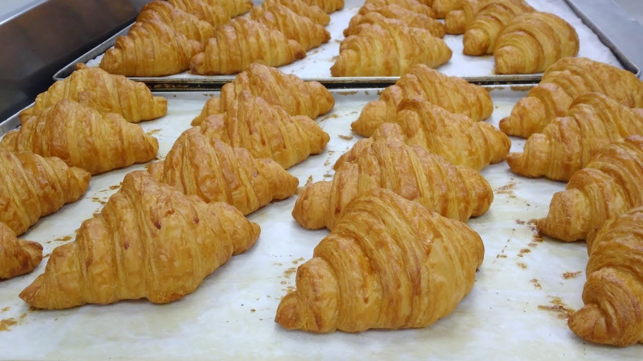 Plain crispy Croissant - YouTube