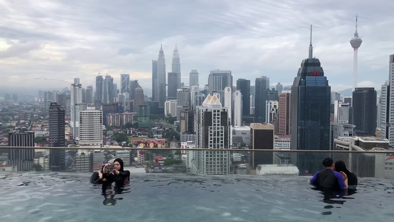 2018-10-14: Kuala Lumpur Regalia Residence rooftop infinity pool - YouTube