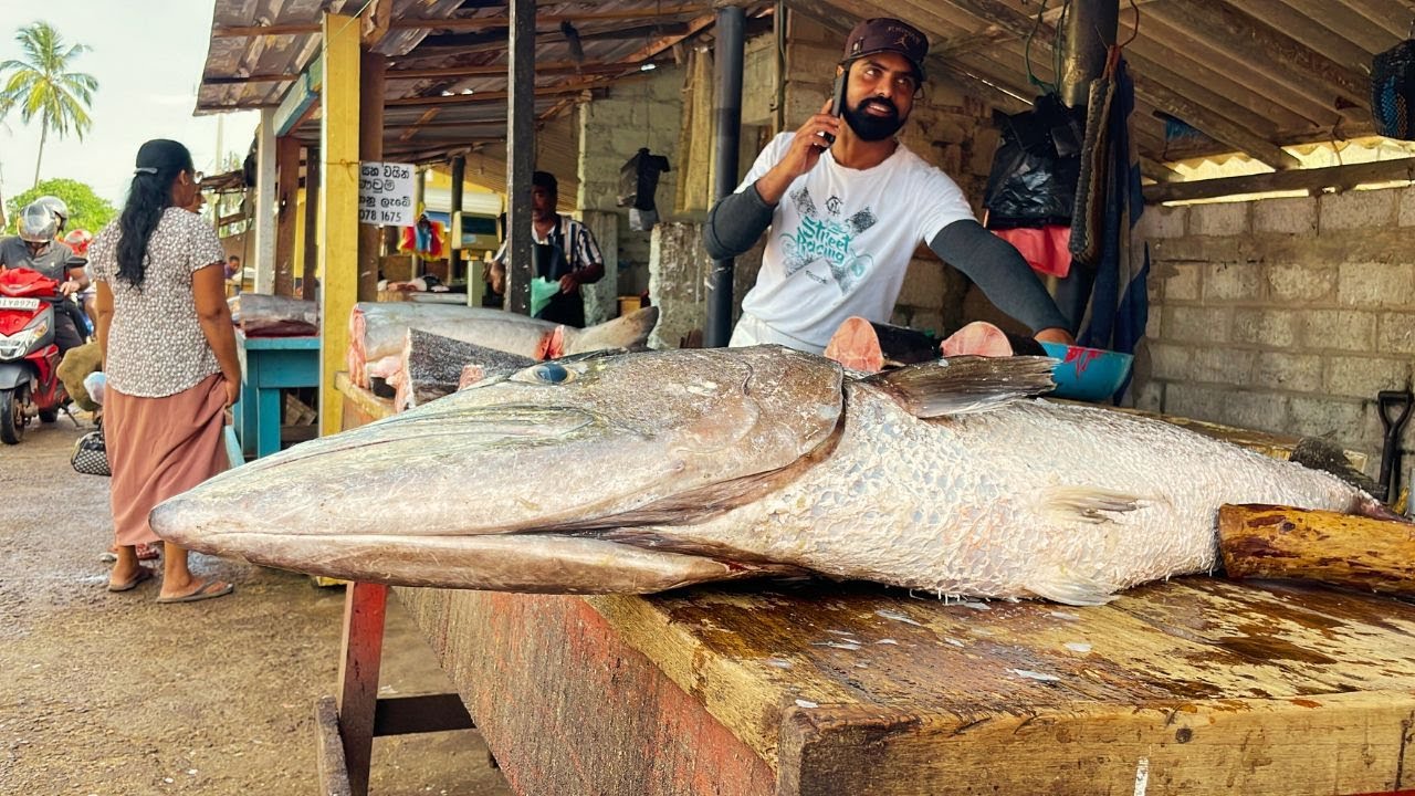 Must Watch! Giant Barramundi Fish Cutting by Mr Bob at the Daily Market ...