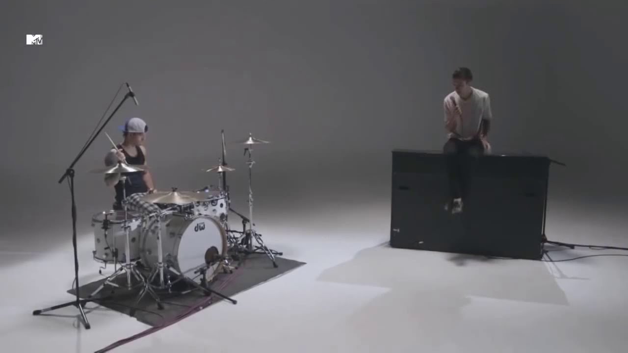 twenty one pilots: Holding On To You (legendado) - YouTube