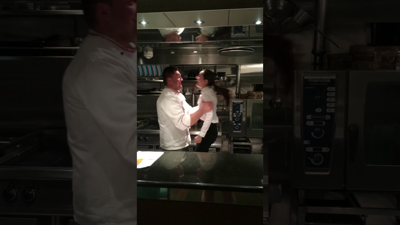 Open Kitchen waitress pissing of the chef - funny - YouTube