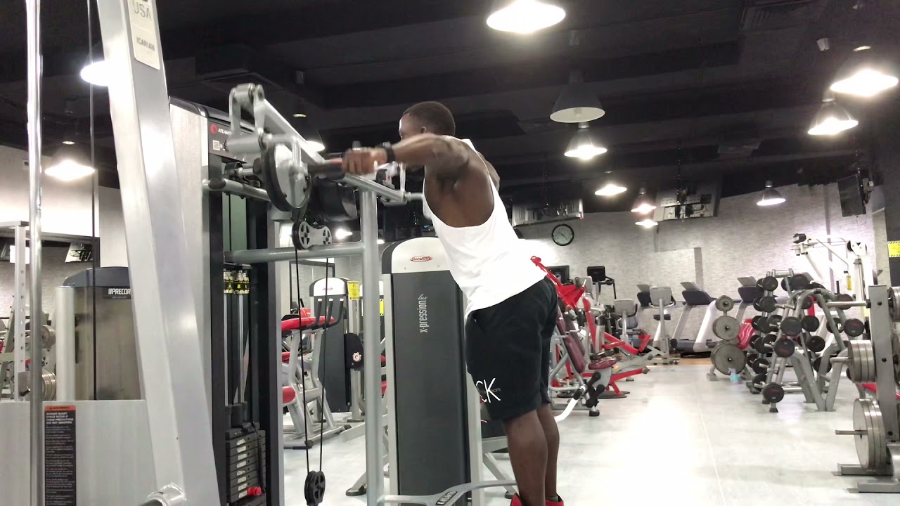 Atlantis vertical pec fly - YouTube