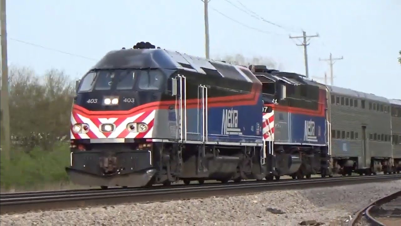 Metra MP36 403 & F59PH 97 double header at Spaulding Jc - YouTube