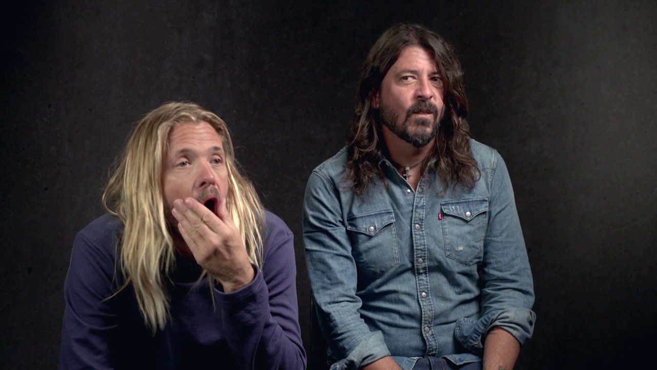 Jono and Ben Interview the Foo Fighters - YouTube