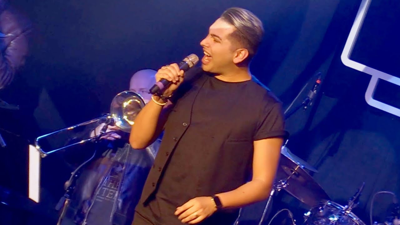 Christopher Lash - Crazy Little Thing Called Love - YouTube