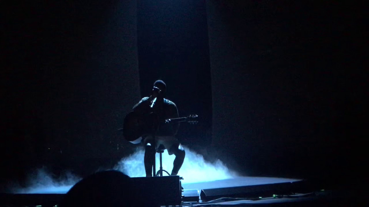 Daniel Caesar - Too Deep To Turn Back Live @ Fox Theater - YouTube