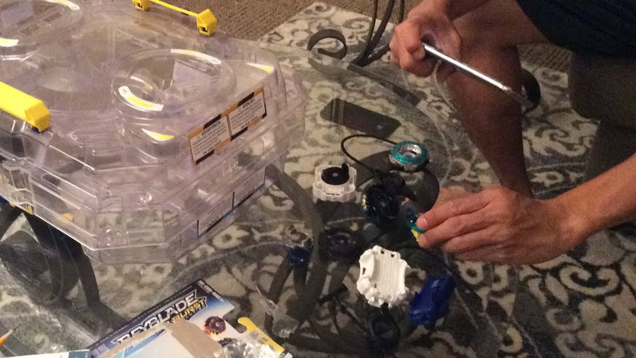 Noctemis N3 vs Strike Valtryek V3 beyblade burst battle - YouTube