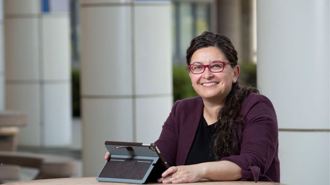 CSUSB professor appreciates campus-wide diversity in classrooms - YouTube