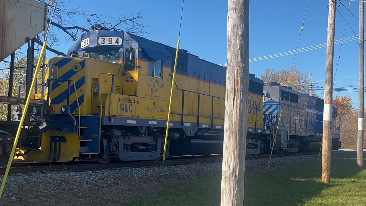 GLC Great Lakes central railroad coming through downtown mount pleasant ...