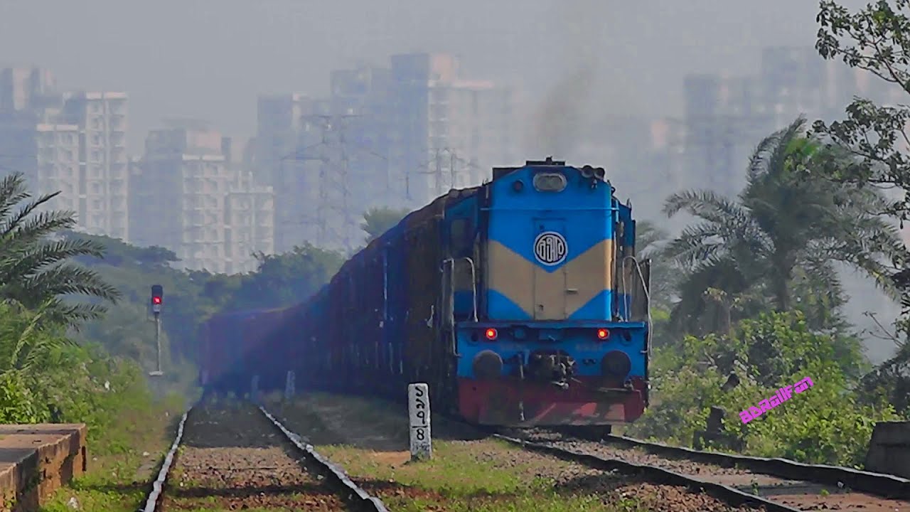 6531/Diesel ALCO pulling a long Freight Train on most oldest ...