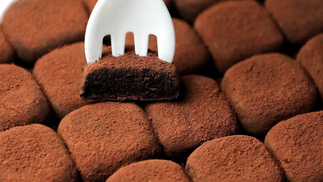 THE EASIEST way to make CHOCOLATE at home! In 5 minutes! (only 2 ...