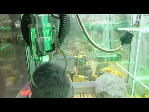 Cute Baby Keychain from Mini Claw Machines | Tom's World | Macbim Vlog ...