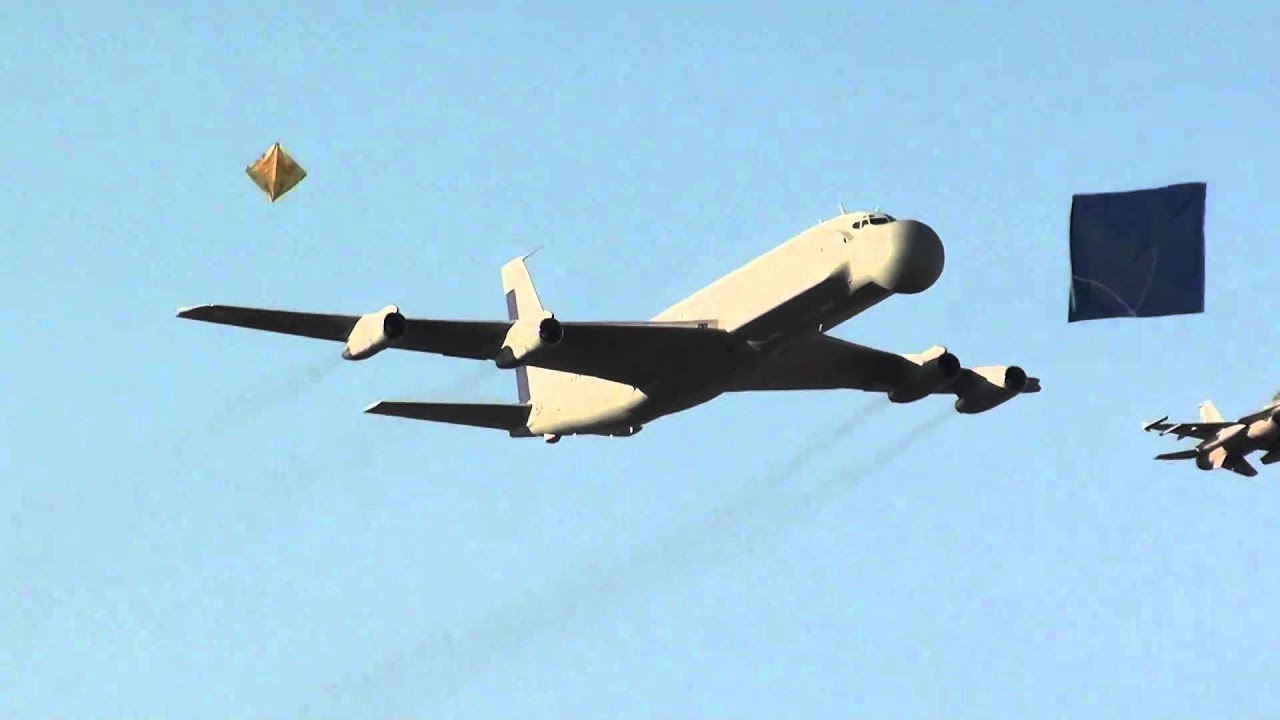 Boeing 707 IAI PHALCON -Condor Fach Parada Militar 2010 CHILE - YouTube