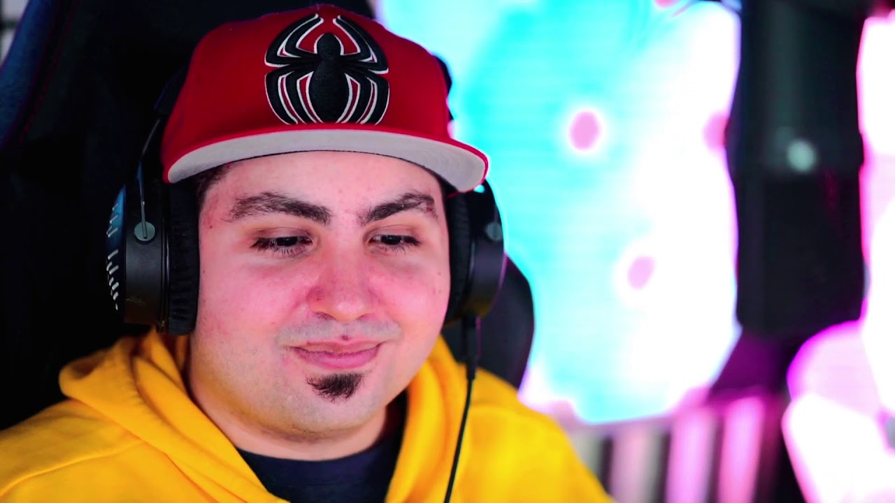 ALEX MOSTRA LA FACCIA NELLA STORIA DEI VIDEO LYONICI IN LIVE - Clips ...