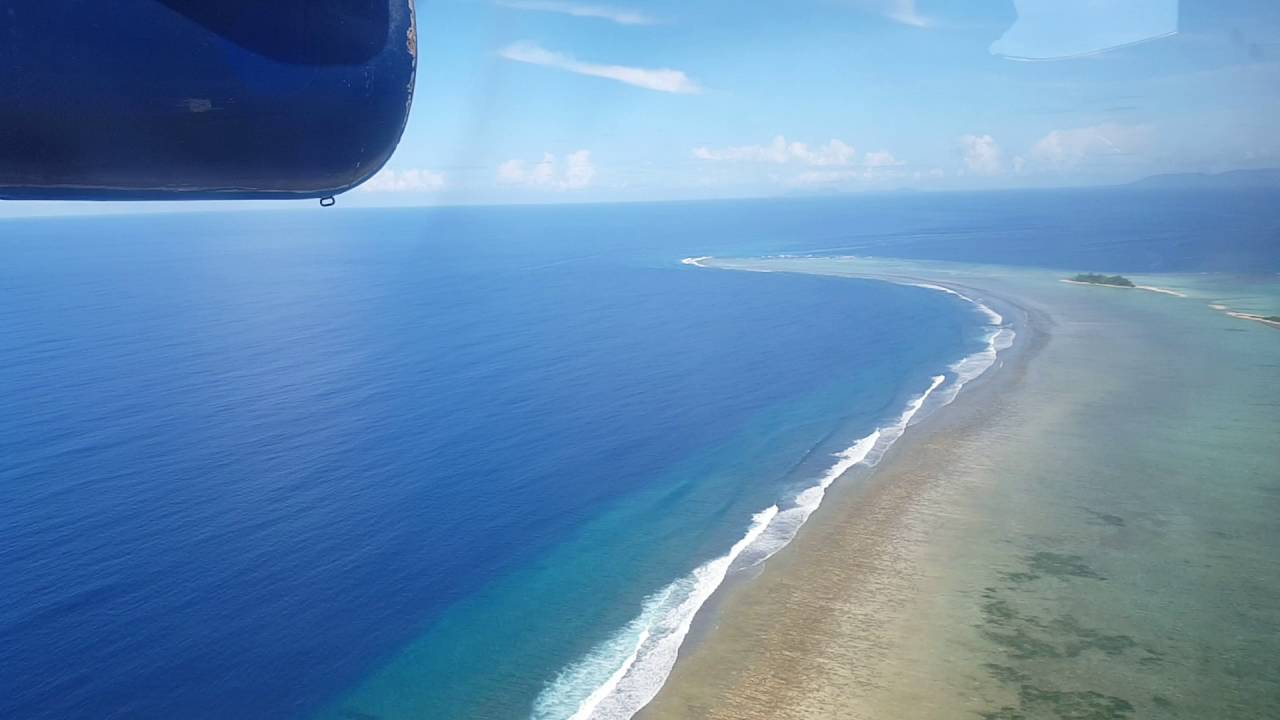 Landing at Gizo, Solomon Islands (Nusatupe Airport) - 2 May 2016 - YouTube