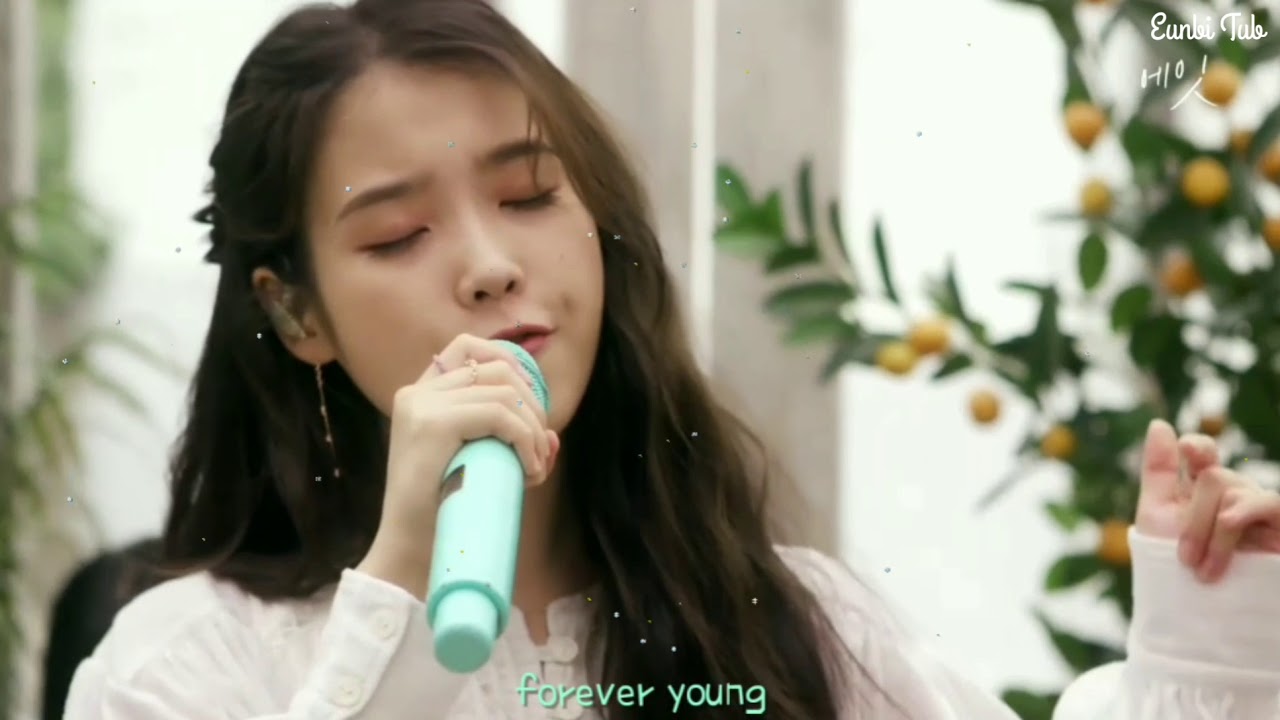 IU - Eight Acoustic Ver. Live Clip [INDO SUB] - YouTube