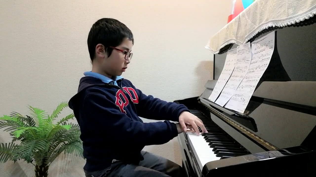 Alex, 8 yrs, Four variations on a theme by Paganini, Labunski - YouTube