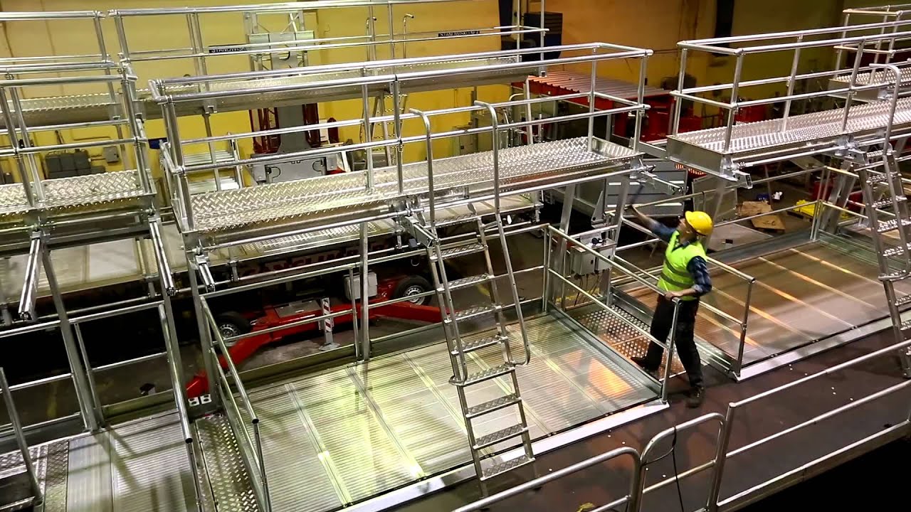 Scanclimber: Mast Climber with Slide our decks - YouTube