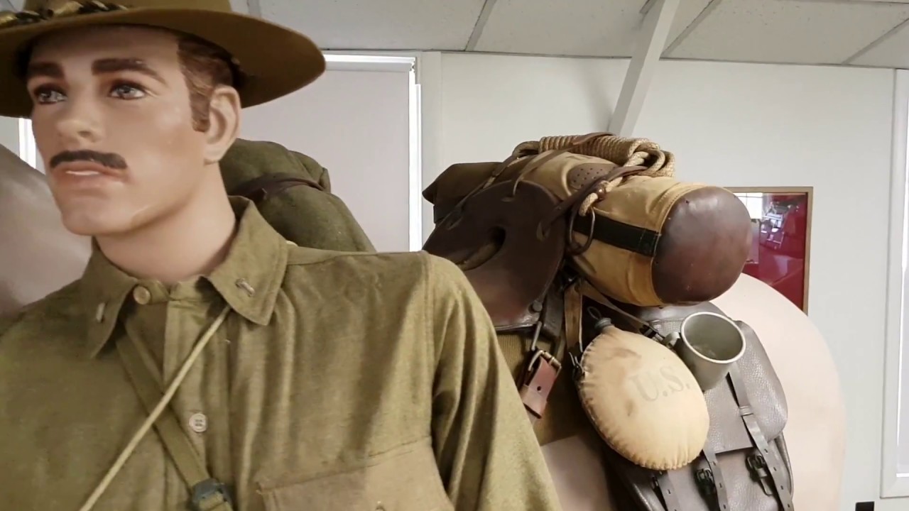 Great WW2 collection!! Field equipment, weapon, personal items ...