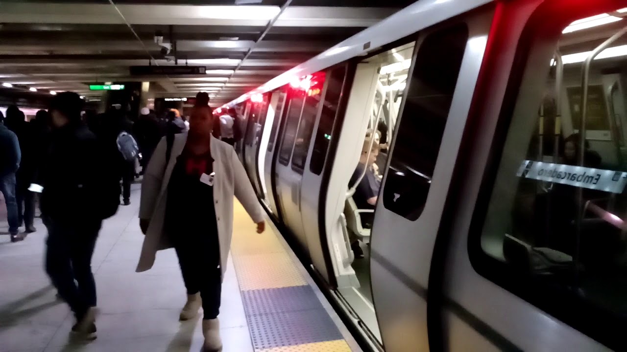 BART Fleet of the Future at Embarcadero Station - YouTube