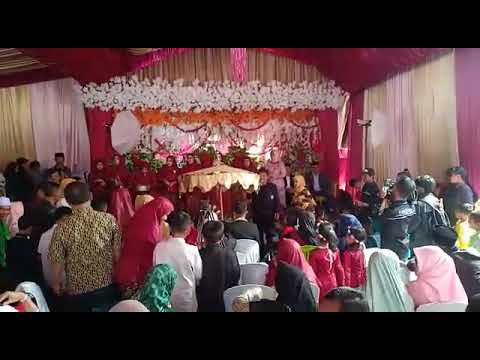 Saweran di pernikahan adat sunda - YouTube