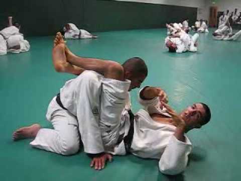 Gracie Insider: Technique of the Month - Triangle Shoulder Walk - YouTube