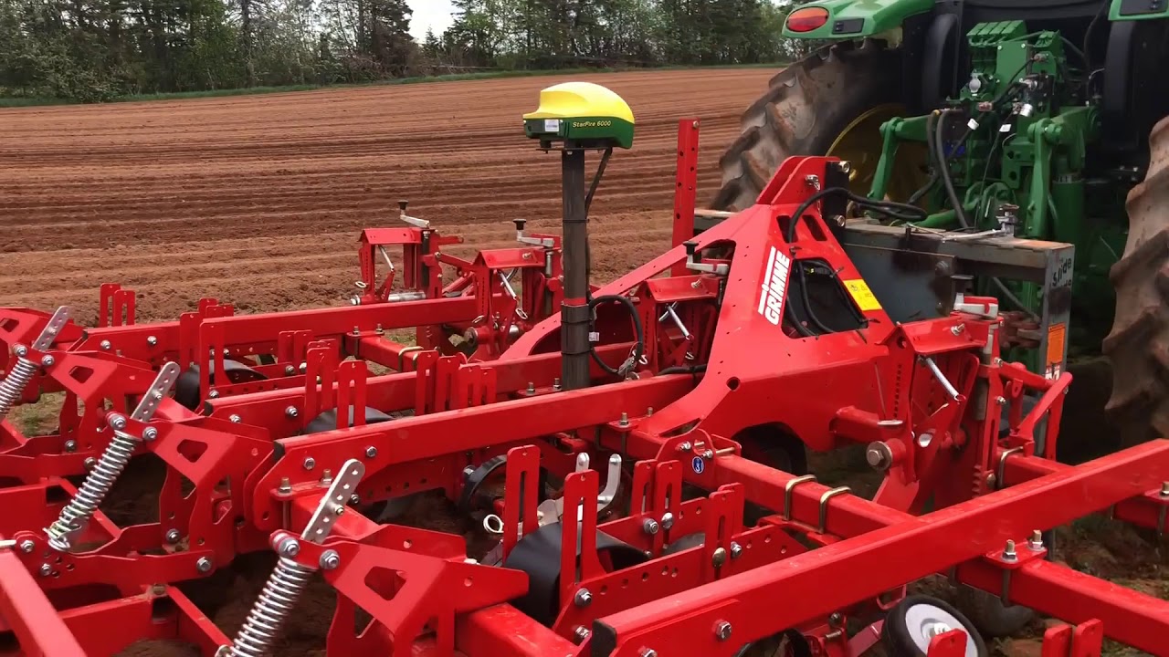 John Deere Active Implement Guidance Hilling Potatoes - YouTube