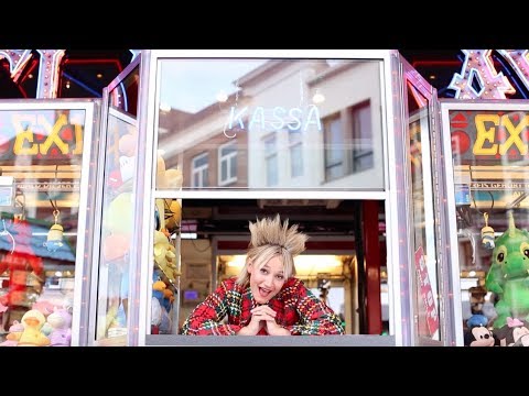 Pieternel - New Day (Official Video) - YouTube